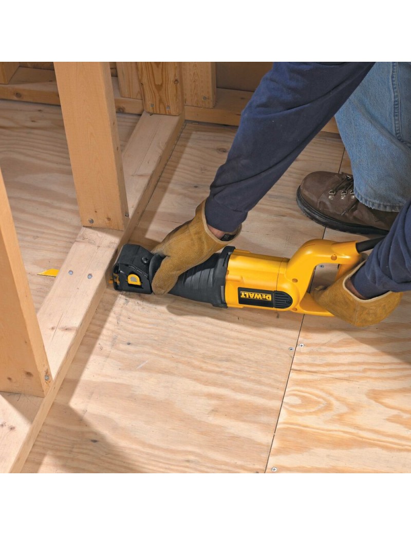 Sierra sable 10 Amp DWE304 Dewalt | Bravo Industrial